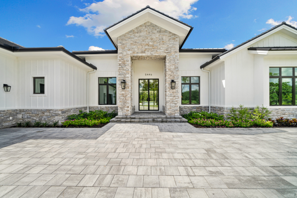 Naples, Florida Cabinet Design with Monarch Builders | Daso Custom ...